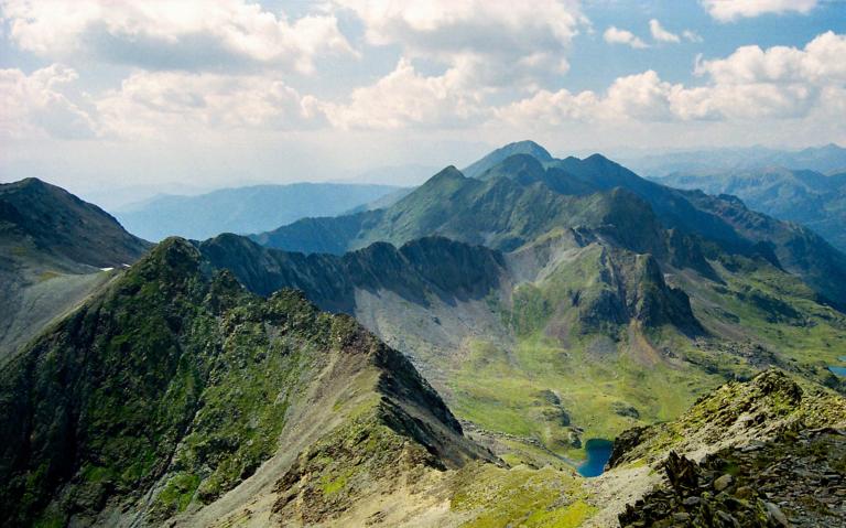 Spring Holidays Around the World | Stylish Traveler