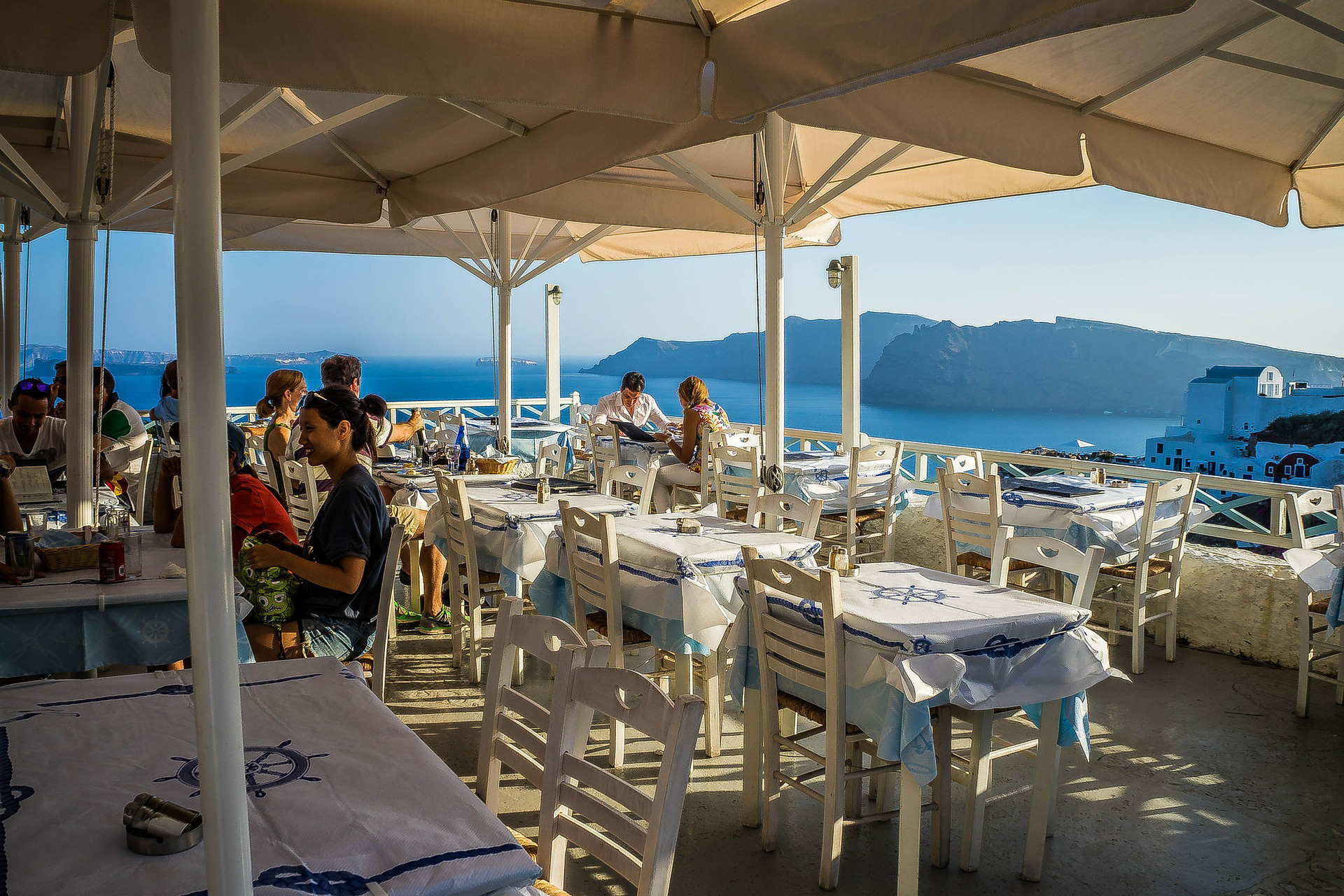 The Fast Guide To Eating Out in Europe | Stylish Traveler